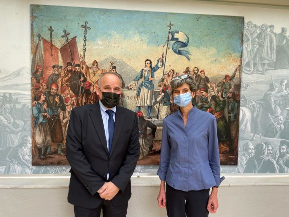 The British Ambassador Ms. Kate Smith, visited the Philhellenism Museum ...